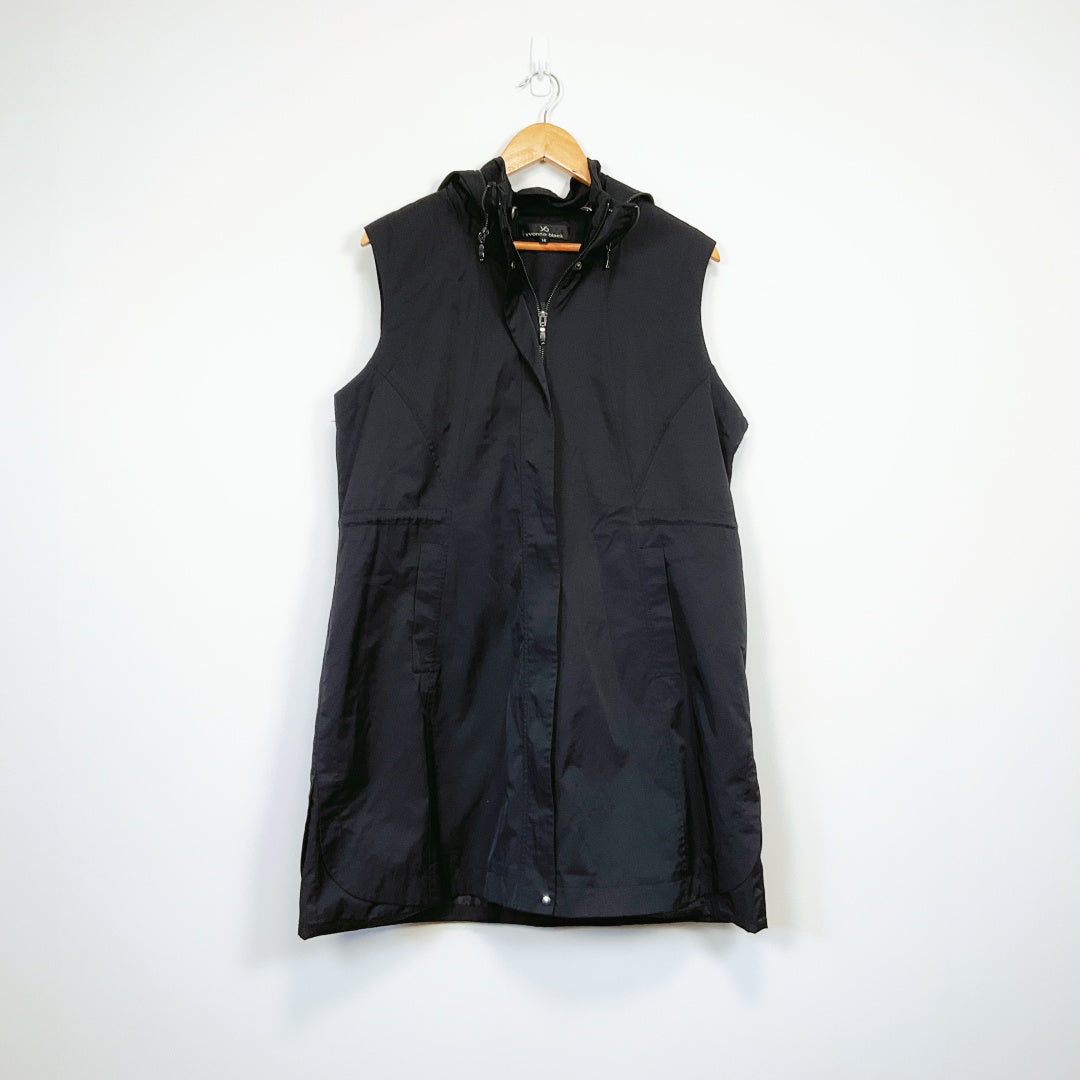 Yvonne Black - Sleeveless Vest Coat – SPCA Op Shops